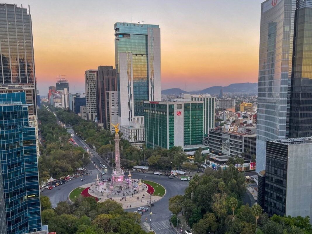 10 Famous Singers from Mexico - goldmarkvinyl