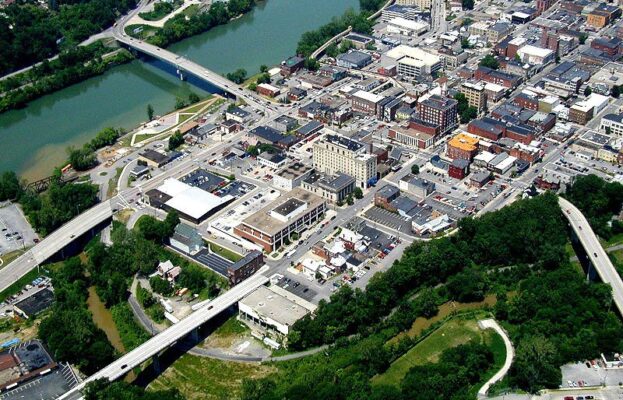 10 Famous Singers from West Virginia - goldmarkvinyl