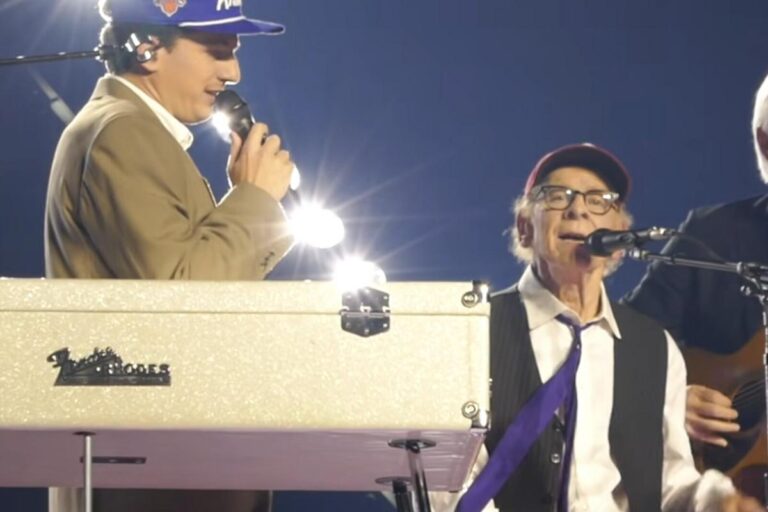 Watch Art Garfunkel Sing 'The Boxer' With Charlie Puth at MSG ...